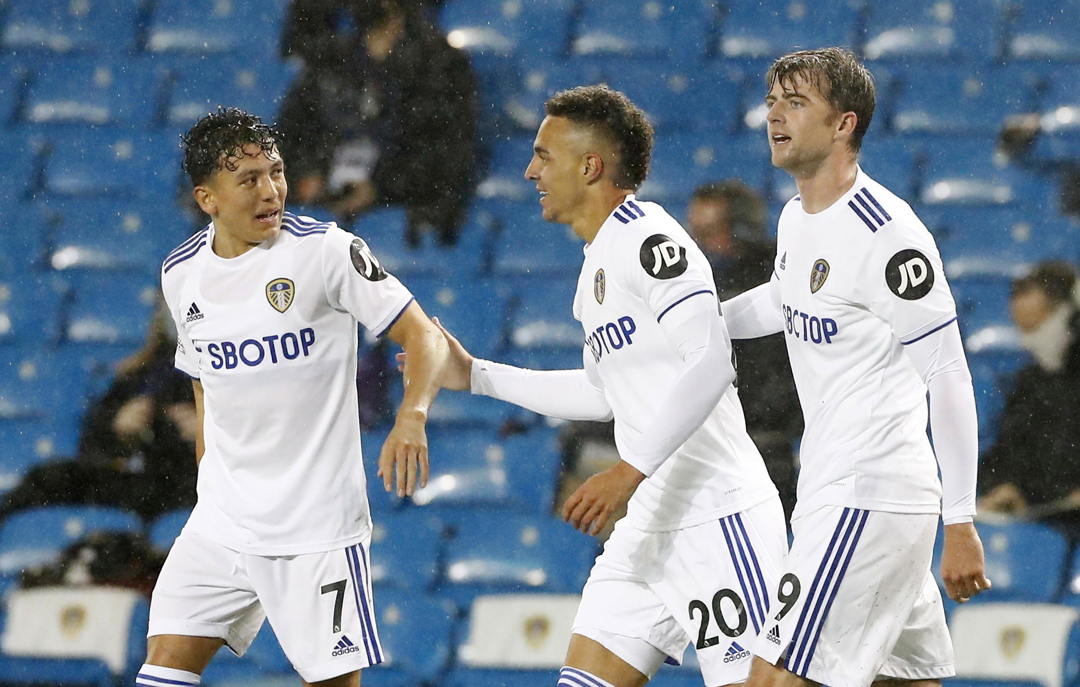 Leeds’ Luke Ayling rips into Ian Poveda with hilarious social media ...