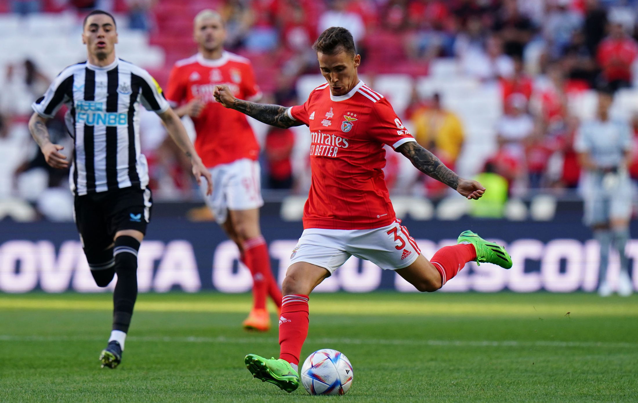 Report: Newcastle United aiming to muscle Leeds United out of pursuit ...