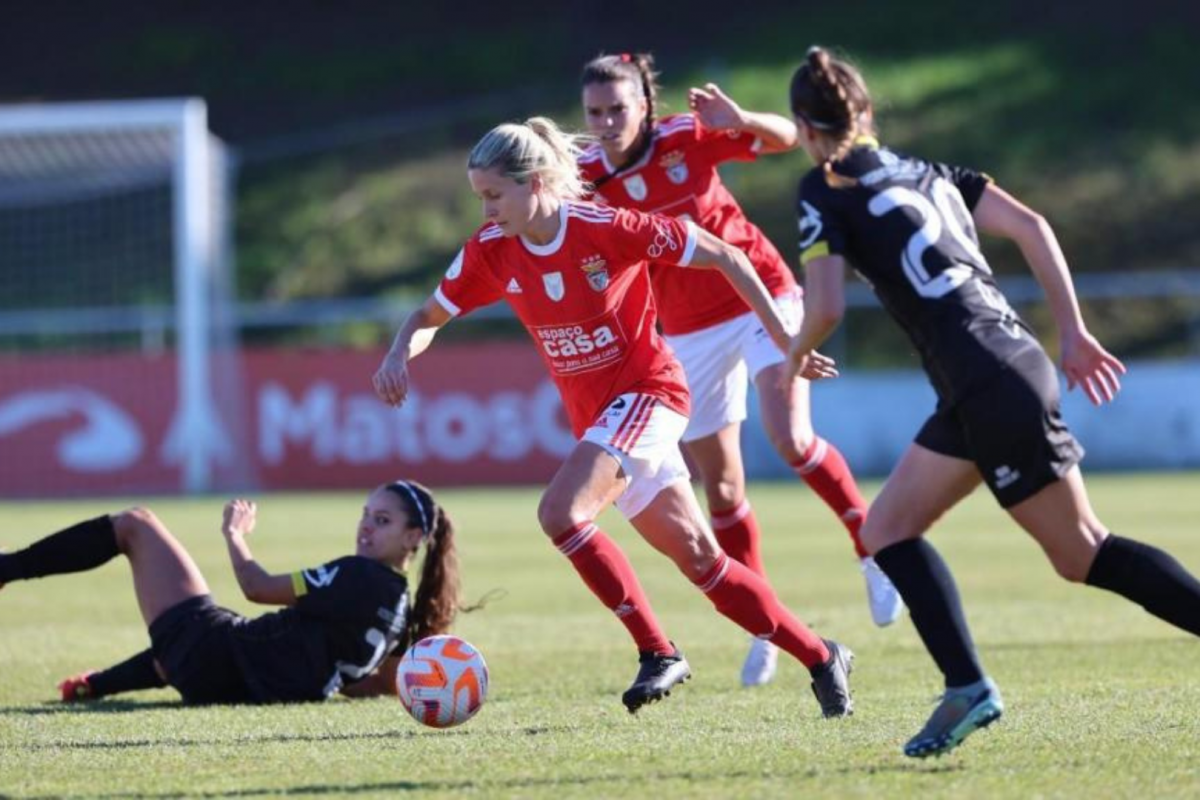 Canadians Cloé Lacasse and Samantha Chang score in Portuguese women's ...