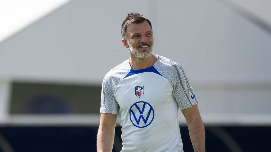 USMNT interim head coach Anthony Hudson leaves for Middle East gig ...