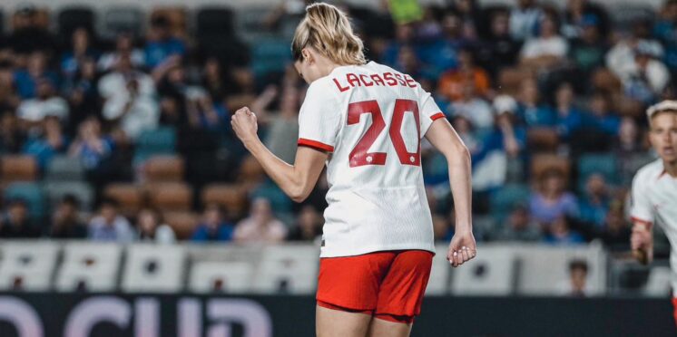 Bev Priestman hails Cloé Lacasse, Olivia Smith's CanWNT impact