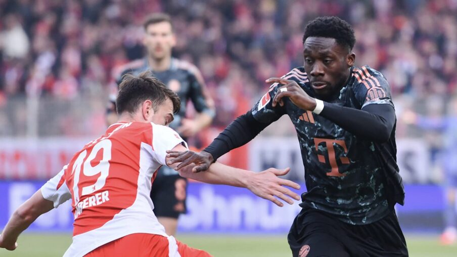 Alphonso Davies' Bayern Munich held to 1-1 draw at Union Berlin