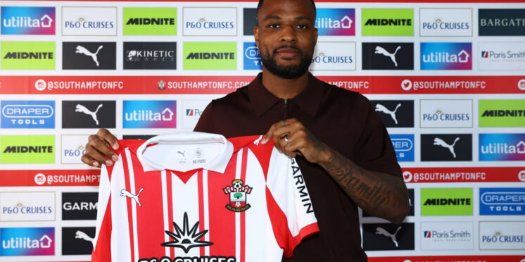 Cyle Larin signs for Southampton on loan after Feyenoord exit