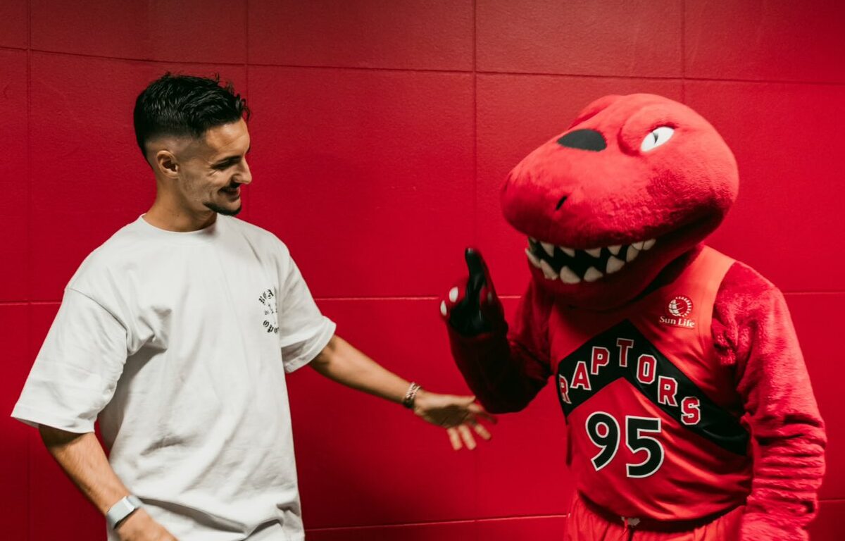 Canada stars take in Toronto Raptors blowout NBA win ahead of CanMNT's ...