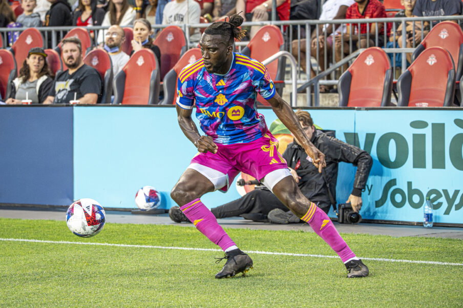 'Bro, just don't vape': C.J. Sapong lifts lid on chaotic Toronto FC ...