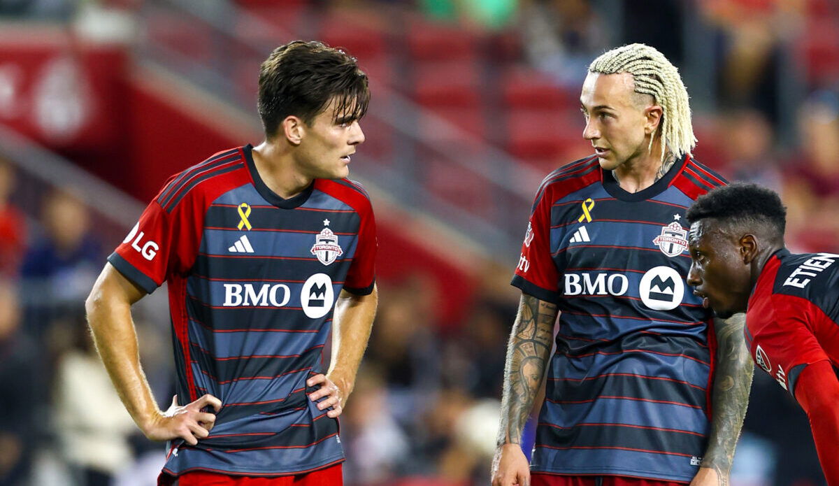 Toronto FC defence buckles in 2-0 loss to Columbus Crew