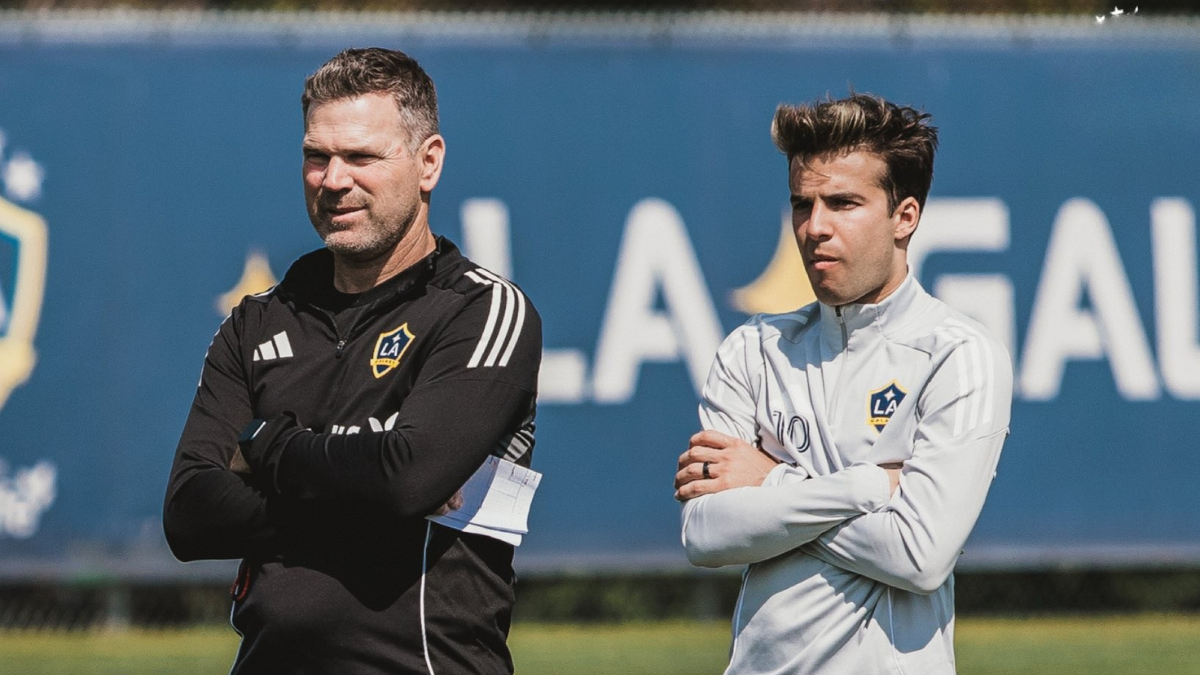 LA Galaxy extend Greg Vanney’s contract despite worst-ever start