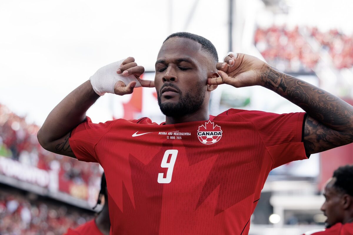 Cyle Larin scores first Canada goal of home World Cup