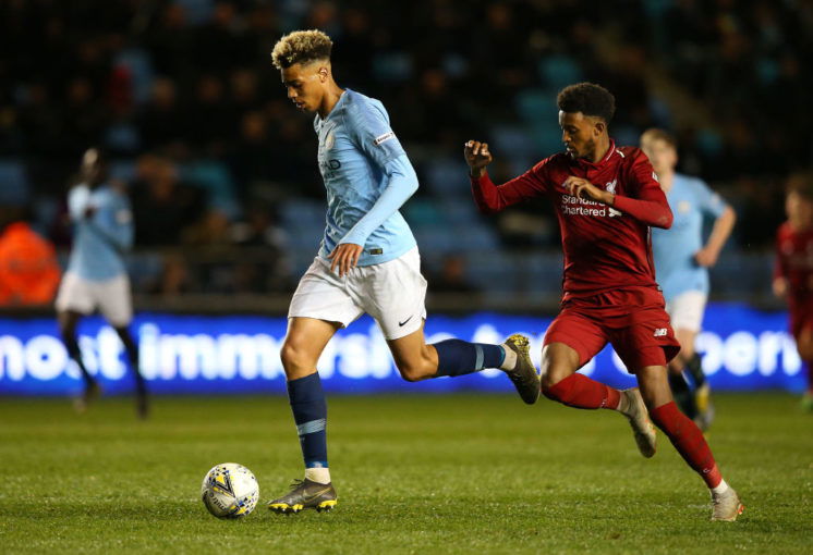 Abdi Sharif signs professional contract with Liverpool - Read Liverpool
