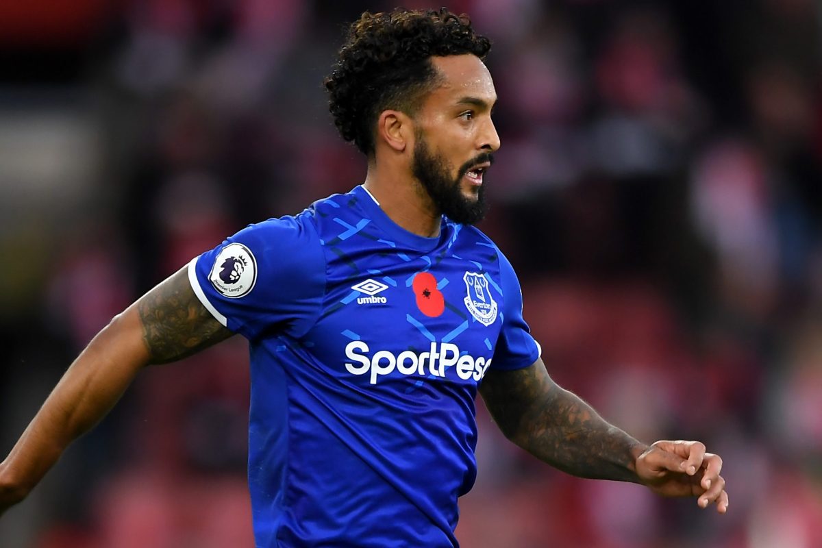 Walcott admits he wants to remain - Read Everton