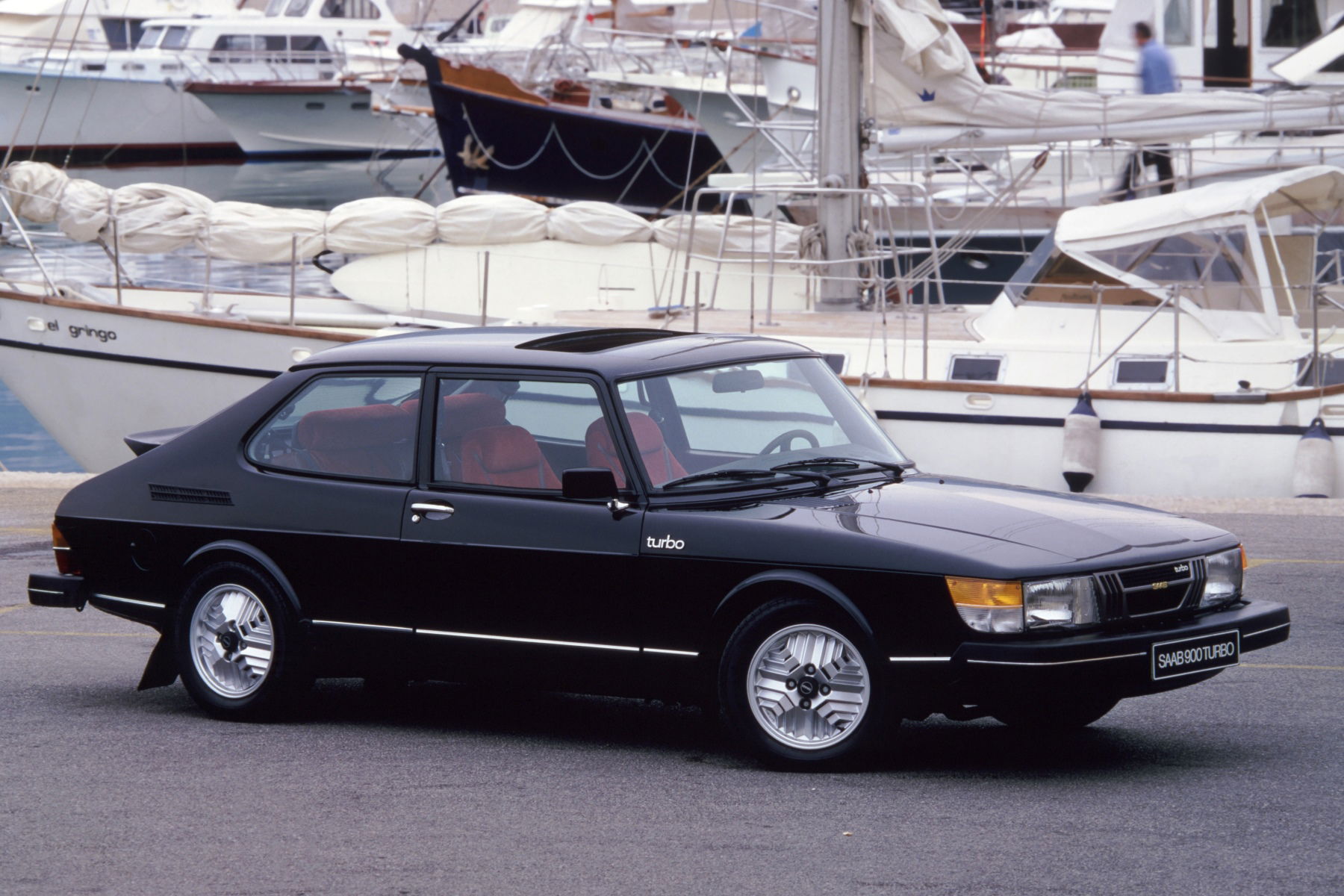 Saab 900 Turbo - Read Cars