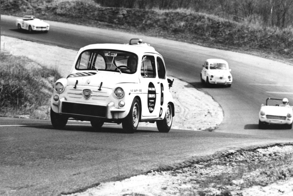 All the fun of the rear: best rear-engined sports cars - Read Cars