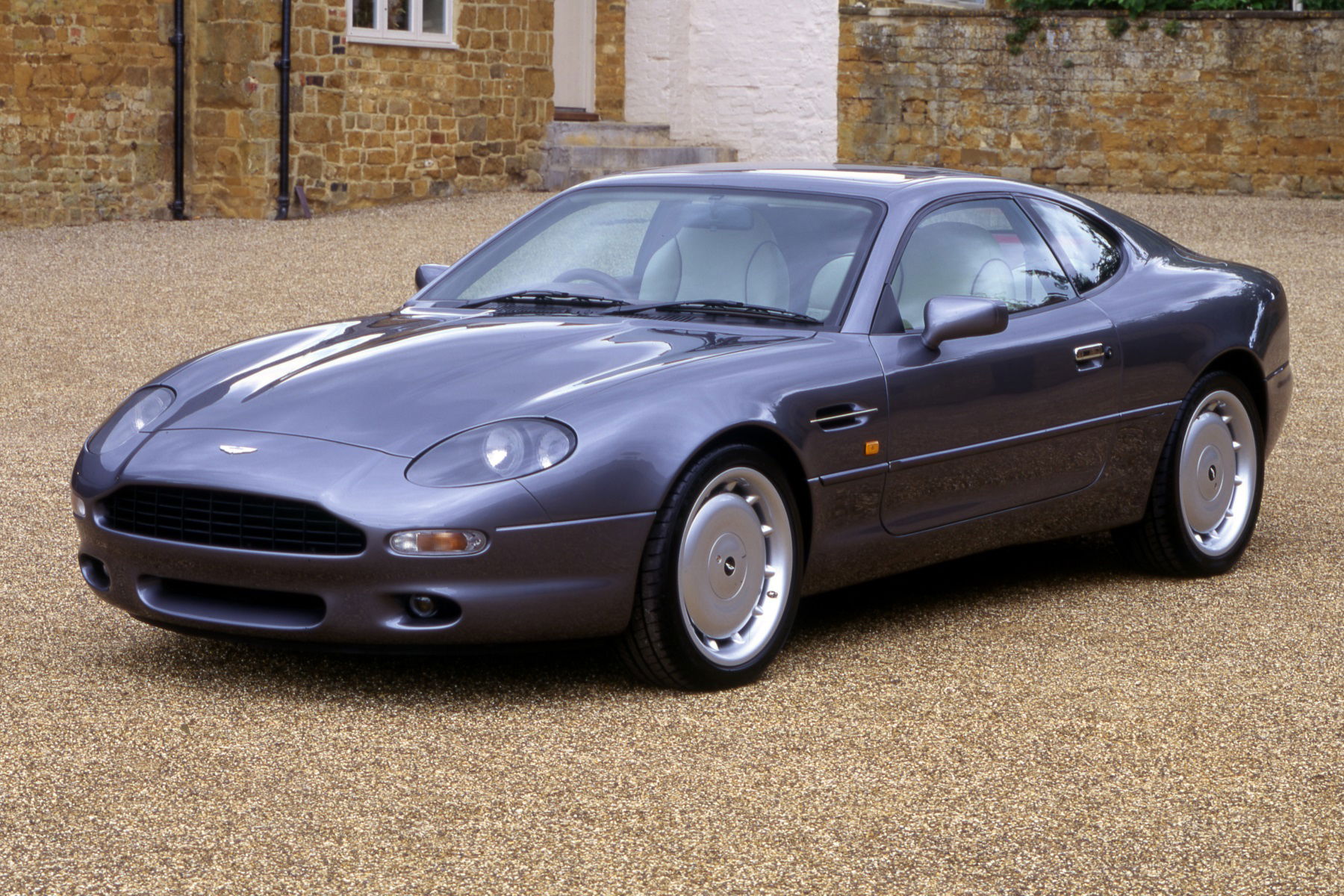 DB7 - Read Cars