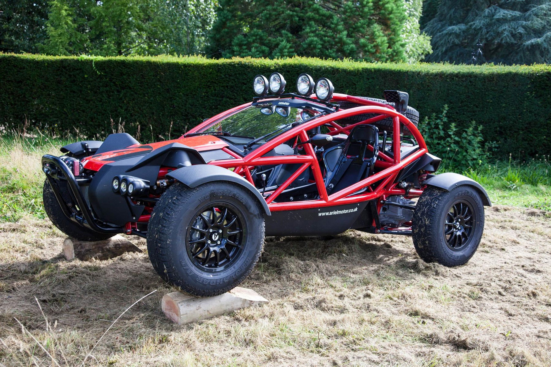 Ariel Nomad - Read Cars