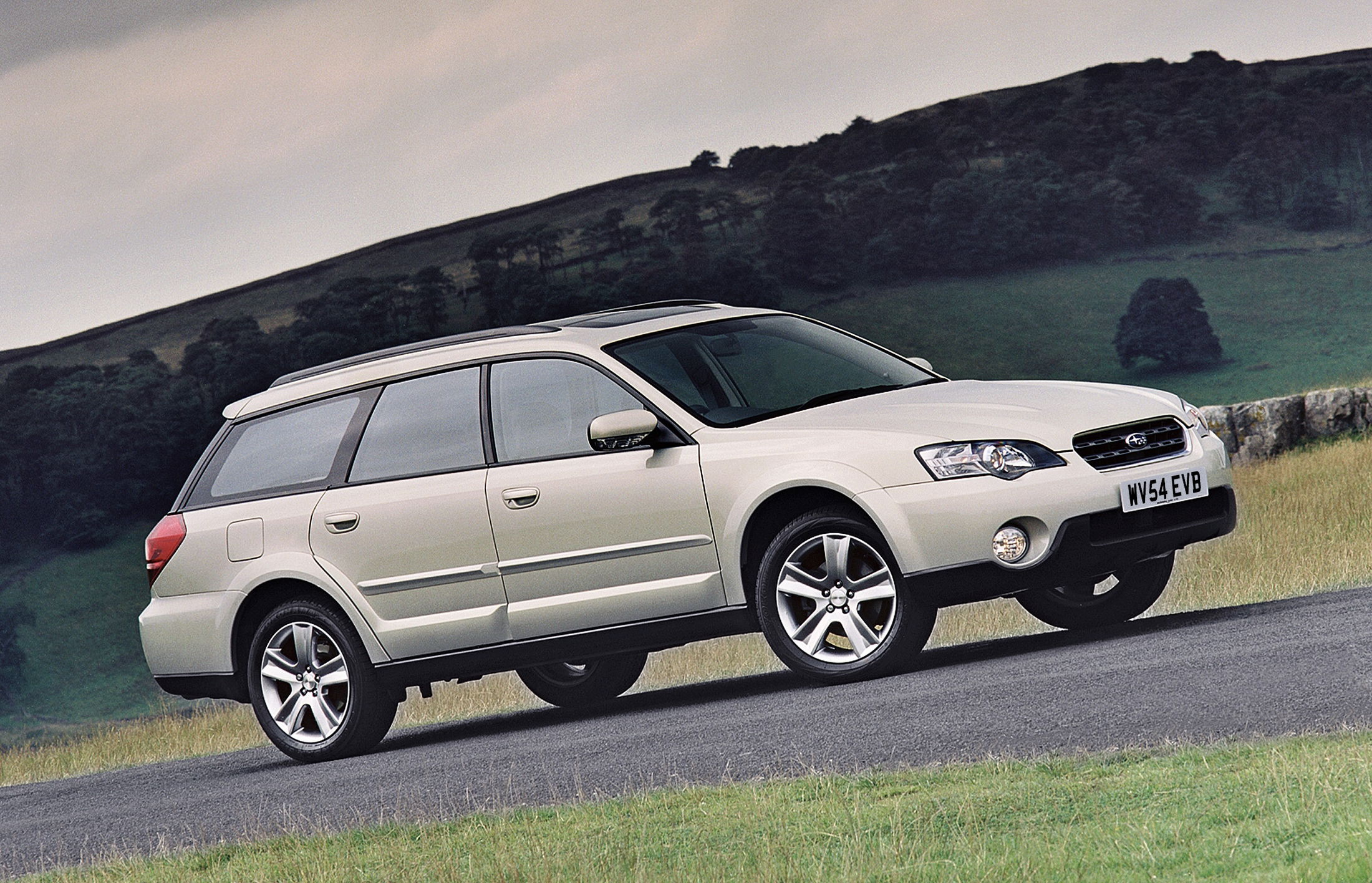 Subaru Outback - Read Cars