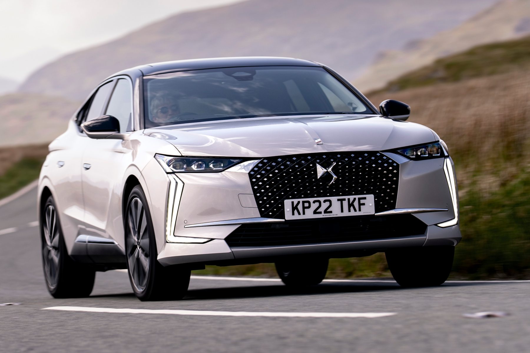 DS 4 review: Upmarket new family car dazzles - Read Cars
