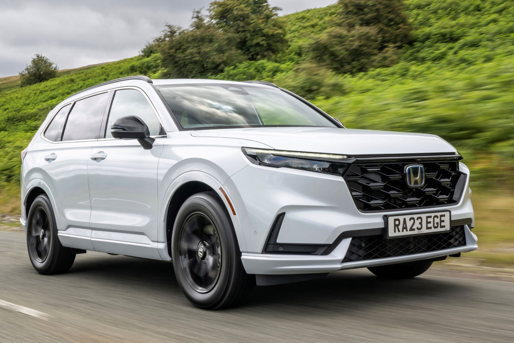 Honda CR-V e:PHEV review: Plug and go SUV is a winner - Read Cars