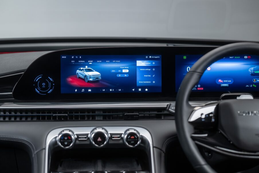 Omoda 9 review: The surprisingly affordable long-range plug-in hybrid ...