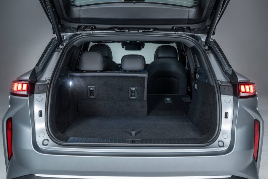 Omoda 9 review: The surprisingly affordable long-range plug-in hybrid ...