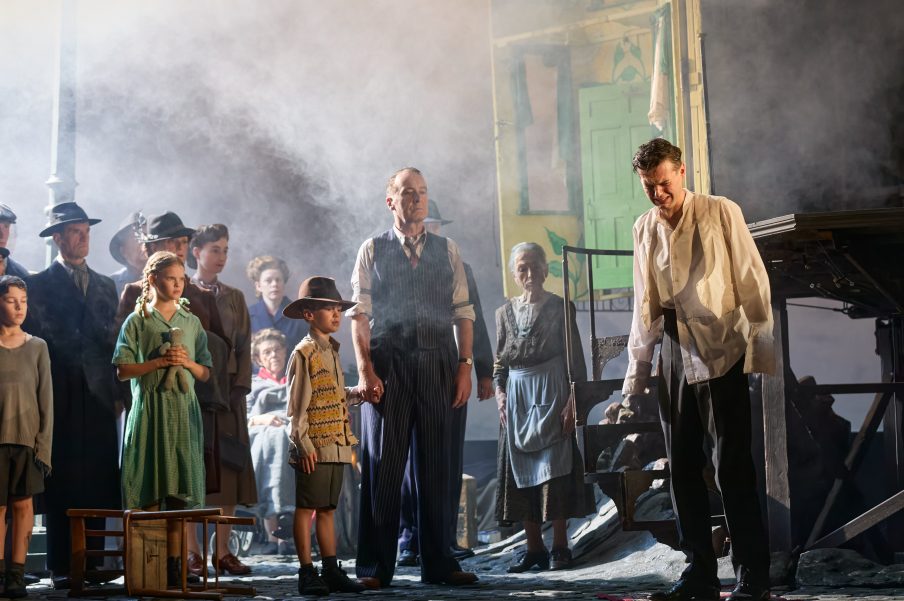 Stage Review - An Inspector Calls (2022) - CitiBlog